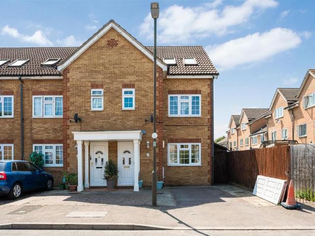Wilkins Close, Mitcham CR4 4 bed house to rent £3,250 pcm £750 pw