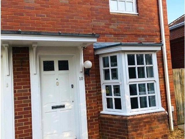 Wilkins Grove, Welwyn Garden City AL8, 2 bed terraced house to rent, £1,600 pcm | PrimeLocation