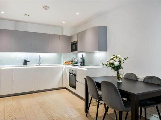 Wilkinson Close, Cricklewood, London, Nw3 NW2, 2 bed flat to rent, £2,300 pcm | PrimeLocation