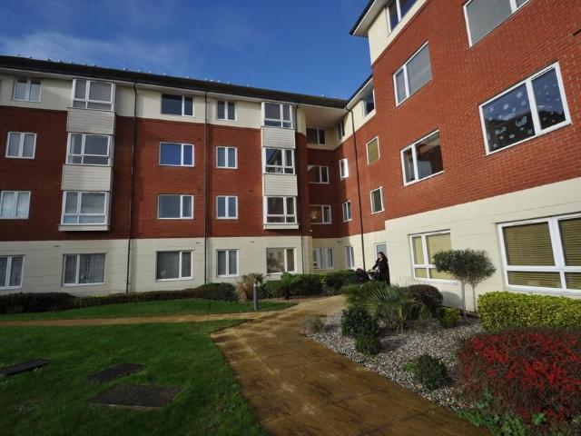 Wilkinson Drop, Hadleigh, Essex, SS7 2BG 2 bed flat to rent £1,195 pcm £276 pw