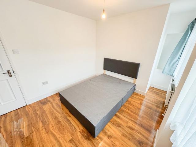Wilkinson Way, Acton W4, Room to rent, £750 pcm | PrimeLocation