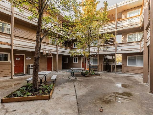 Willamette Terrace Apartments 3 Bedroom Apartment for Rent at 357 Owens St S, Salem, OR 97302 South Central