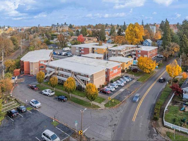 Willamette Terrace Apartments 3 Bedroom Apartment for Rent at 357 Owens St S, Salem, OR 97302 South Central