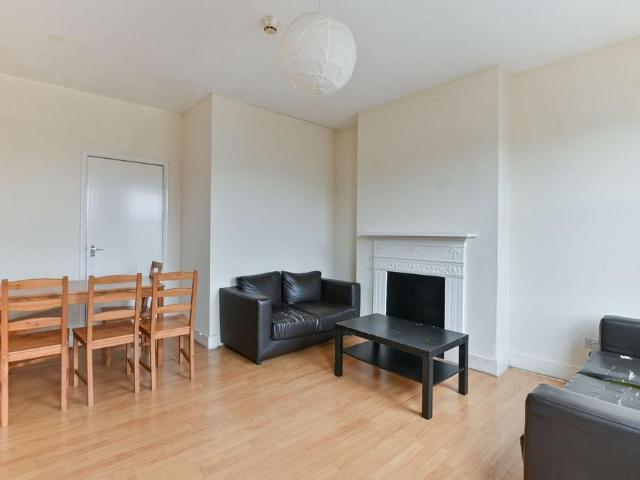 Willesden Green, Cricklewood, London. 2 bed flat to rent £2,000 pcm £462 pw