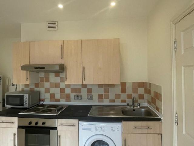 Willesden High Road, London NW10, Studio to rent, £1,100 pcm | PrimeLocation