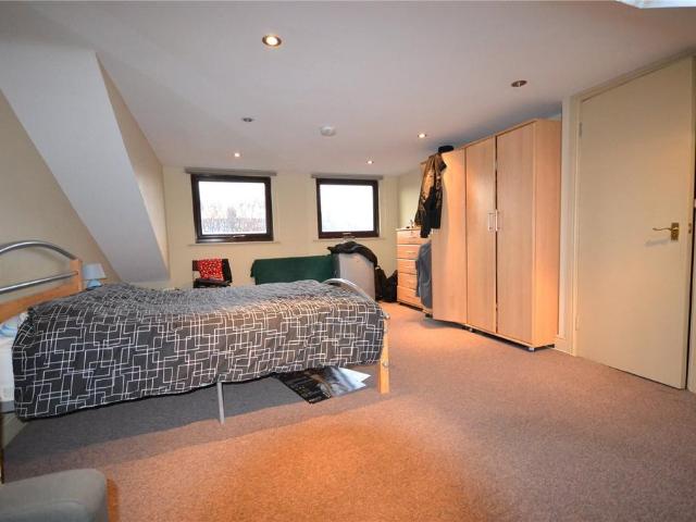Willesden Lane London, London, NW6 3 bed apartment to rent £2,800 pcm £646 pw