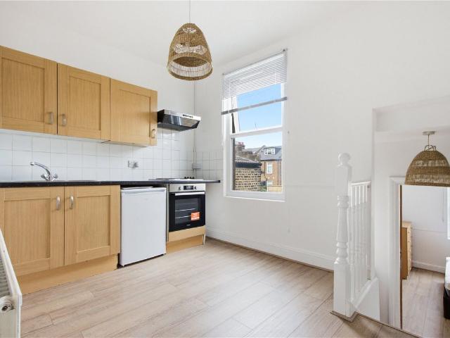 Willesden Lane, London NW6, Studio to rent, £1,400 pcm | PrimeLocation