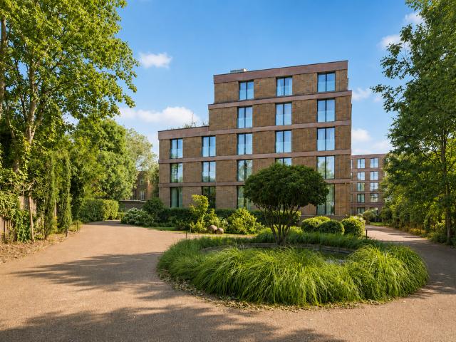 Willesden Lane, London NW2 Studio to rent £1,694 pcm £391 pw