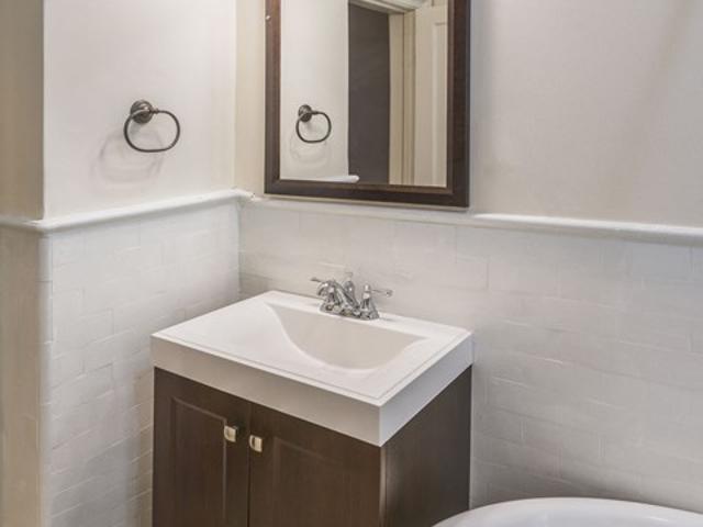 Willett Apartments Large 2 Bedroom 1 Bathroom