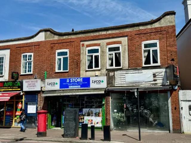Willett Road, London, CR7 6YL, United Kingdom | 4 bed house for rent #168099572 | Rentberry