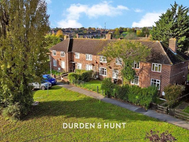 Willingale Road, Loughton, IG10 1 bed apartment to rent £1,600 pcm £369 pw