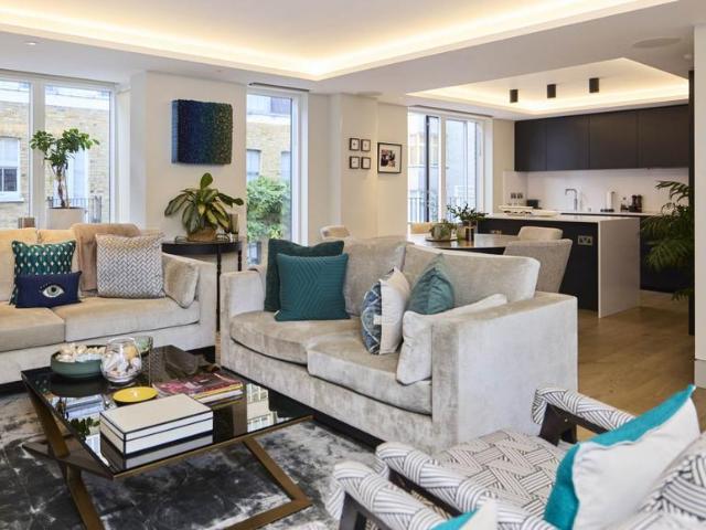 William Mews, Belgravia SW1 2 bed house to rent £18,750 pcm £4,327 pw
