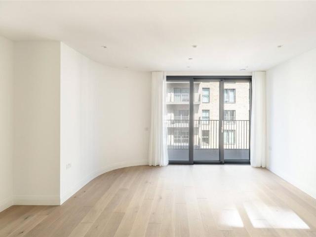William Morris Way, Fulham, SW6 2 bed apartment to rent £4,598 pcm £1,061 pw