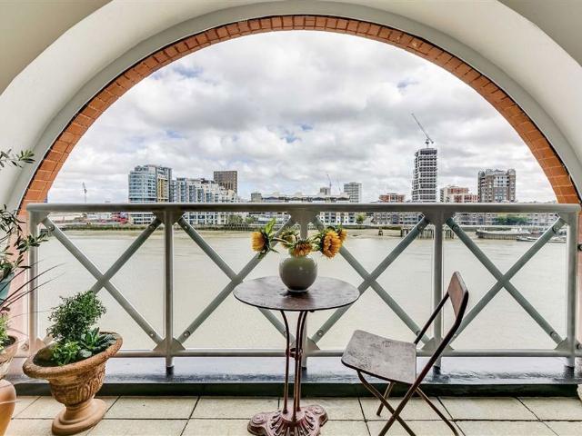 William Morris Way, Fulham SW6, 2 bed flat to rent, £3,250 pcm | PrimeLocation