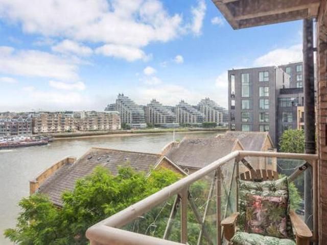 William Morris Way, London, 2 Bedroom Flat