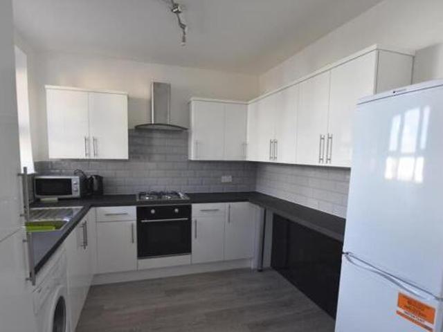 William Morris House, Margravine Road, 4 Bedroom Flat