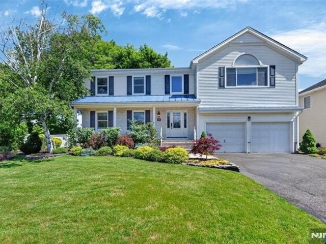 William Bliss Dr, New Milford, Home For Sale