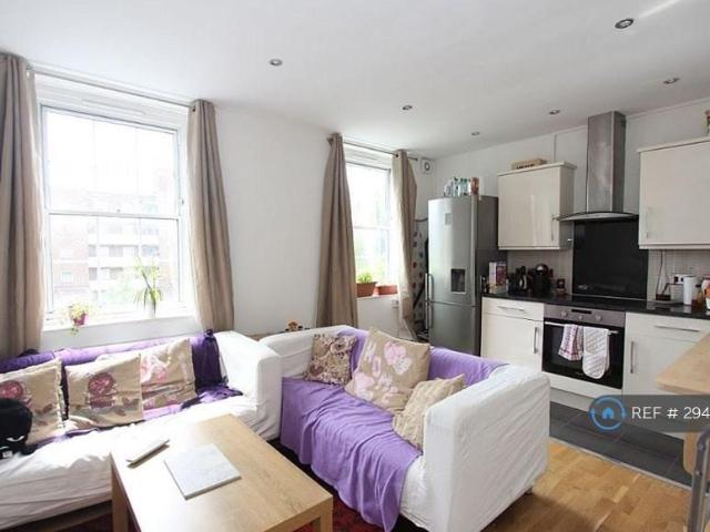 William Bonney Estate, London, SW4 3 bed flat to rent £3,150 pcm £727 pw