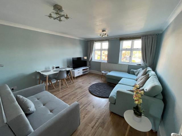 William Close, Southall UB2, 1 bed flat to rent, £1,600 pcm | PrimeLocation