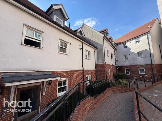 William Hunter Way, BRENTWOOD Studio to rent £1,050 pcm £242 pw