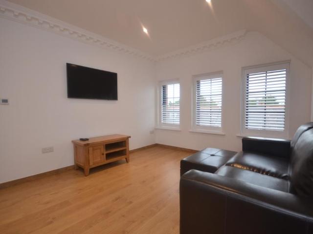 William Hall, Whitley Street RG2, 1 bed flat to rent, £975 pcm | PrimeLocation