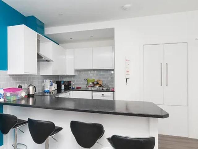 William Hill, 53 Home Street, City of Edinburgh, EH3 9JP, United Kingdom | 4 bed apartment for rent #168160467 | Rentberry