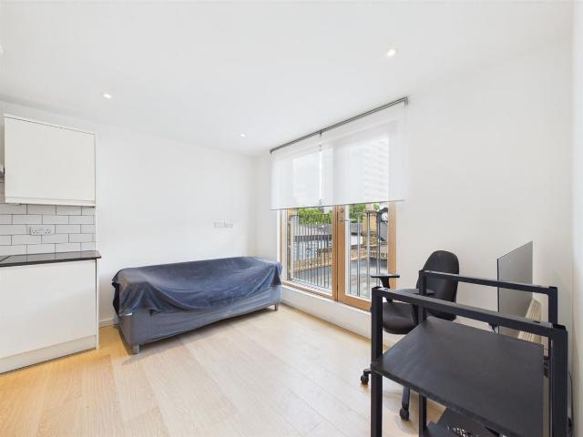William Place, Bow E3, 1 bed flat to rent, £1,700 pcm | PrimeLocation