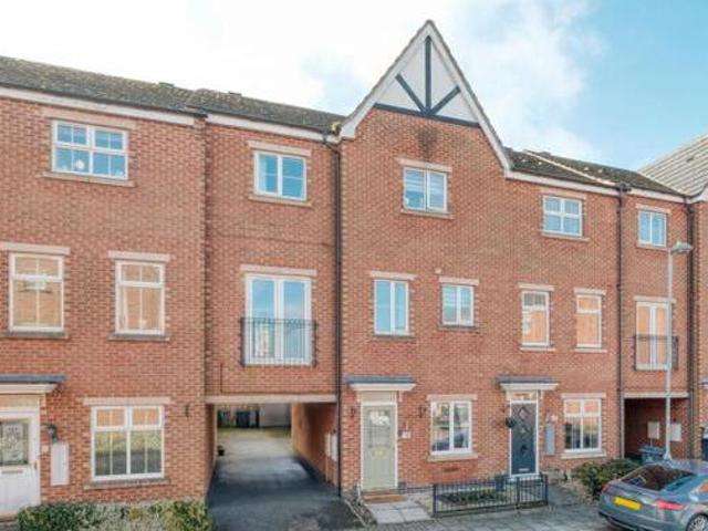 William Road, Northfield, 4 Bedroom Town