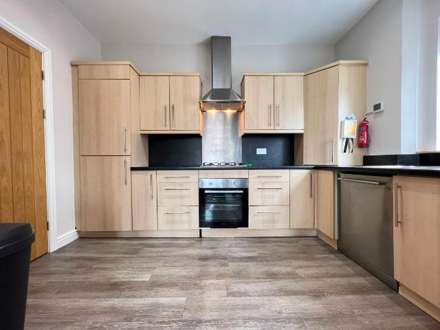 William Road, West Bridgford, Nottingham NG2, 4 bed flat to rent, £1,300 pcm | PrimeLocation