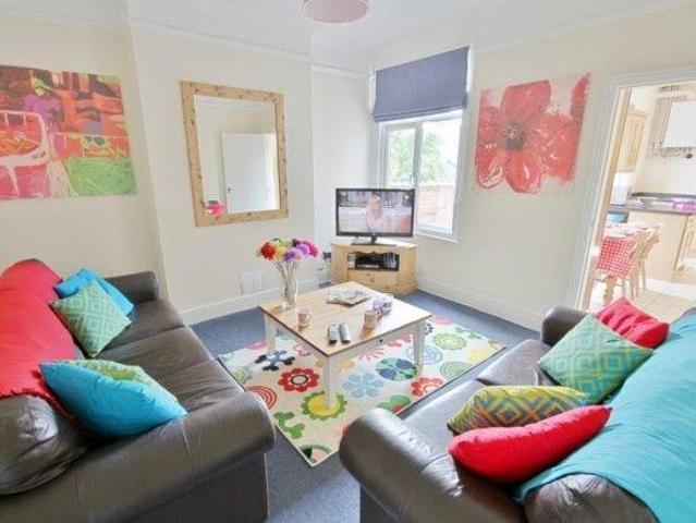 William Street 6 bed house share to rent £2,598 pcm £600 pw