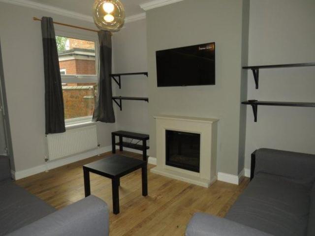 William Street 6 bed house share to rent £2,988 pcm £690 pw