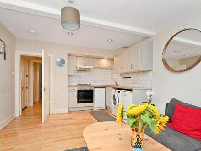 / William Street, West End, 2 Bedroom Flat