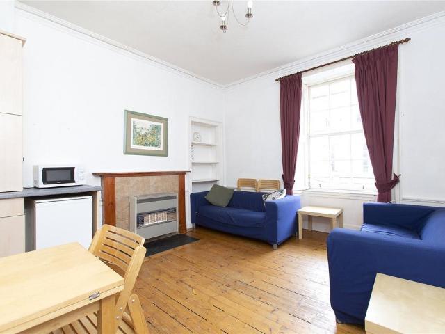 William Street, Edinburgh, EH3 2 bed flat to rent £1,590 pcm £367 pw
