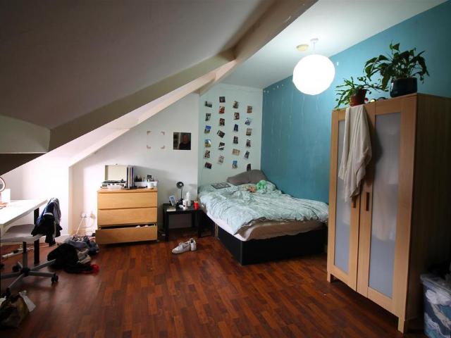 William Street, Hyde Park, Leeds 4 bed house to rent £1,907 pcm £440 pw