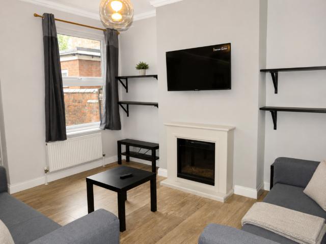 William Street, Loughborough LE11 4 bed house to rent £2,348 pcm £542 pw