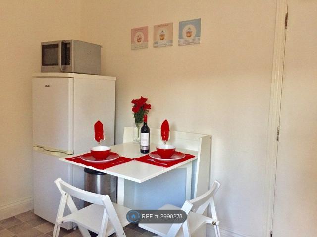 William Street, Reading RG1, 1 bed flat to rent, £1,200 pcm | PrimeLocation