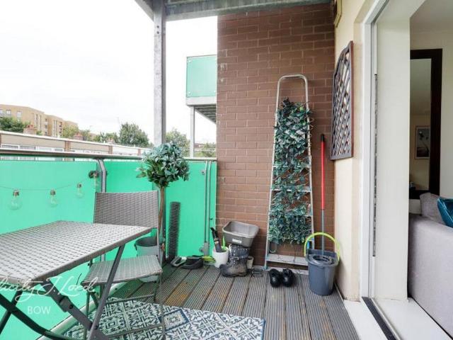William Whiffin Square, LONDON 1 bed flat to rent £1,825 pcm £421 pw
