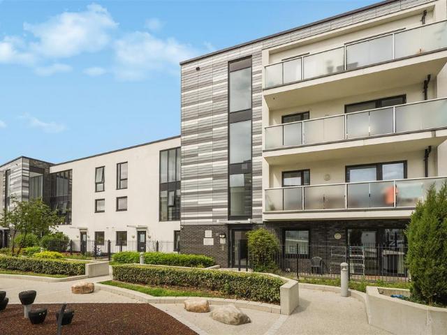 Williams Way, Wembley 3 bed duplex to rent £3,000 pcm £692 pw