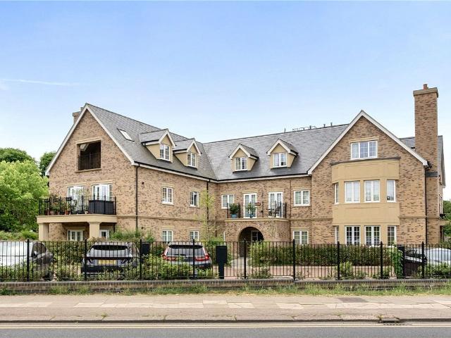 Williams Court, 72 The Ridgeway, Enfield EN2, 3 bed flat to rent, £2,700 pcm | PrimeLocation