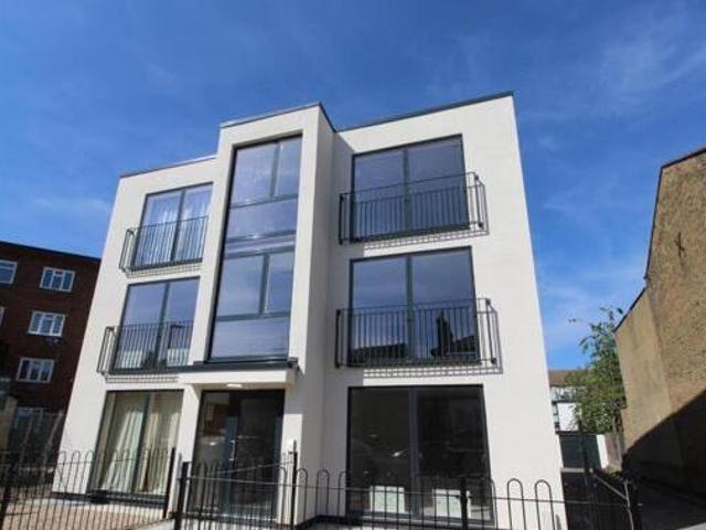 Williams Grove, London, 2 Bedroom Apartment