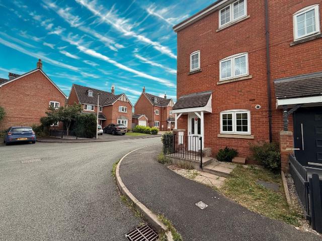 Williamson Drive, Nantwich CW5, 4 bed town house to rent, £1,250 pcm | PrimeLocation