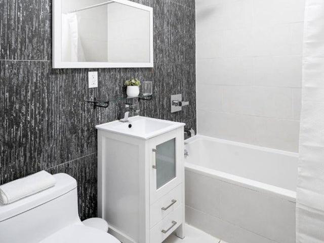 Williamsburg Apartment with Shared Backyard