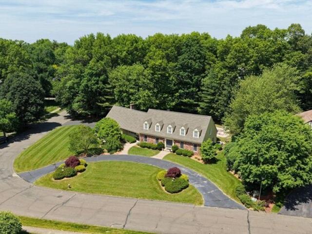 Williamsburg Dr, Longmeadow, Home For Sale