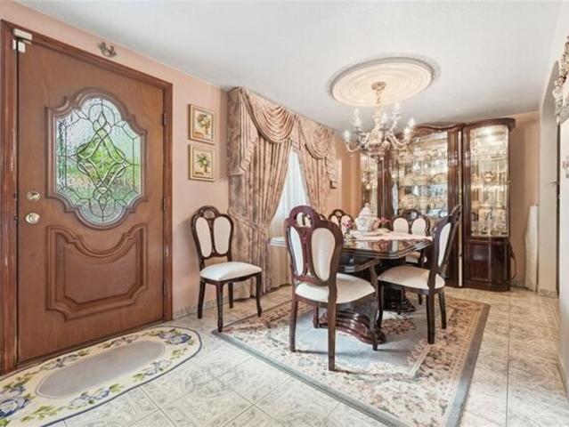 Williamsburg Dr, Monroeville, Home For Sale