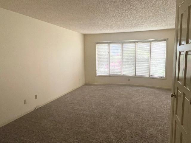 Williamsburg House Apartments 2 Bedroom Apartment for Rent at 260 Wilson St S, Salem, OR 97302 South Central
