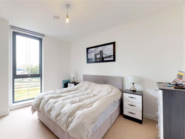 Williamsburg Plaza, London, E14 9XX