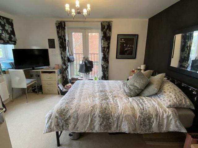 Willis Place 4 bed flat to rent £2,776 pcm £641 pw
