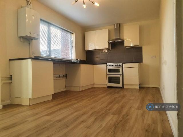 Willis Walk, Tewkesbury, GL20 3 bed terraced house to rent £1,275 pcm £294 pw