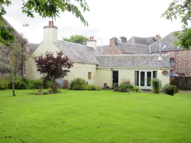 Willoughby Street, Crieff, Perthshire PH5, 2 bed detached house to rent, £750 pcm | PrimeLocation