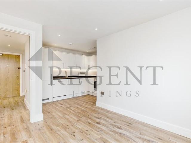 Willow Court, Cambridge Road KT1, 2 bed flat to rent, £1,900 pcm | PrimeLocation